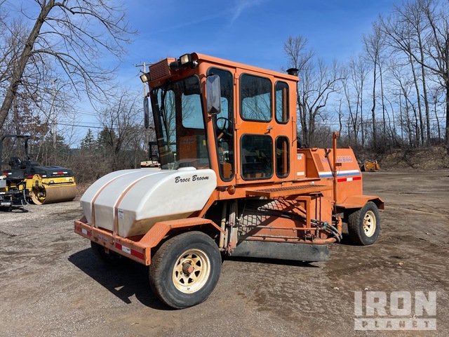 2000 Broce RJ350 Self-Propelled Broom in Lannon, Wisconsin, United ...