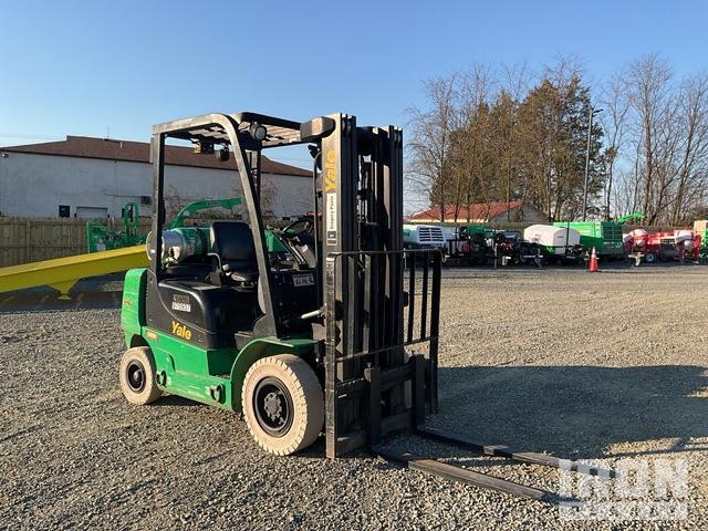 2017 (unverified) Yale GTP050RGNUAE084 4600 lb Pneumatic Tire Forklift ...