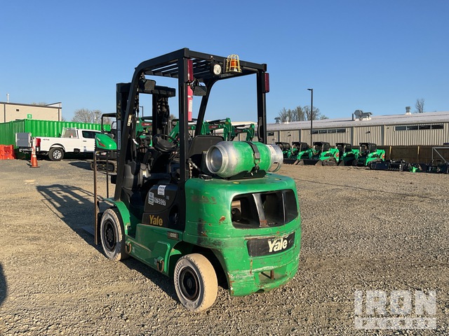 2017 (unverified) Yale GTP050RGNUAE084 4600 lb Pneumatic Tire Forklift ...