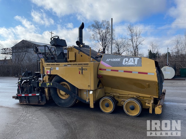 2012 Cat AP1000E Wheel Asphalt Paver in Hamilton, Ontario, Canada ...