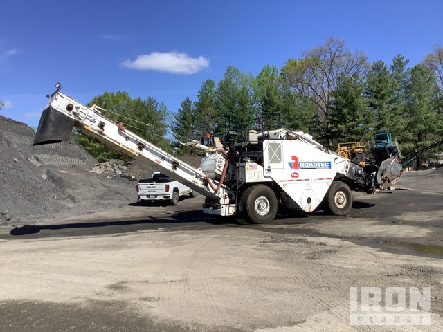 2002 Roadtec SB2500B Wheel Asphalt Transfer Machine in Winston-Salem ...