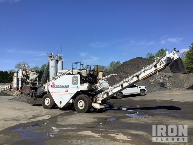 2002 Roadtec SB2500B Wheel Asphalt Transfer Machine in Winston-Salem ...