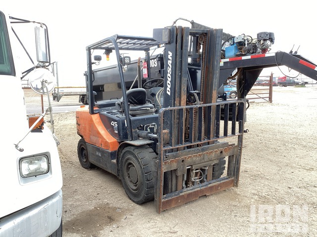 2018 (unverified) Doosan D45S-7 8700 lb Pneumatic Tire Forklift in ...