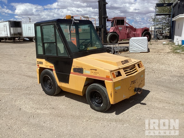 1993 Clark GT50 4x2 Tug Tractor in Socorro, Texas, United States ...