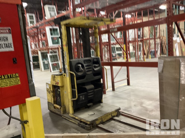 2006 Hyster H30XM 3000 lb Electric Forklift (Inoperable) in ...
