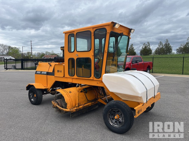1998 Broce RJ350 Self-Propelled Broom in Tompkinsville, Kentucky ...