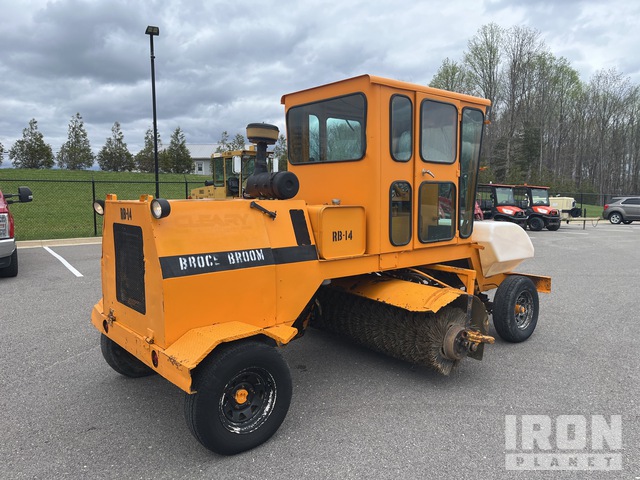 1998 Broce RJ350 Self-Propelled Broom in Tompkinsville, Kentucky ...