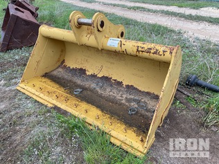 Entek 72 in 1.04 cyd Cleanup Excavator Bucket - Fits Cat 312 in Marble ...