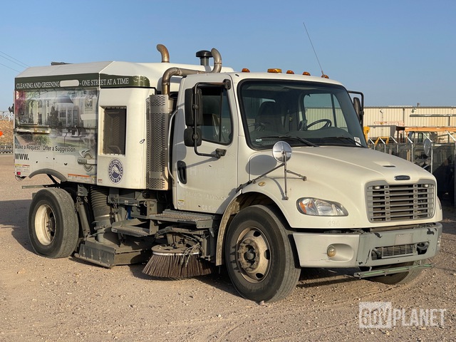 Surplus 2014 Freightliner M2 106 Sweeper Truck in Yermo, California ...