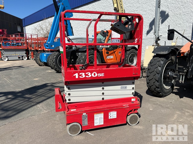 2017 MEC 1330SE Electric Scissor Lift in Minneapolis, Minnesota, United ...