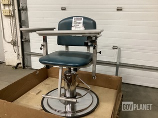 Surplus Clinton 6310 Hydraulic Blood Drawing Chair in Wasilla, Alaska ...