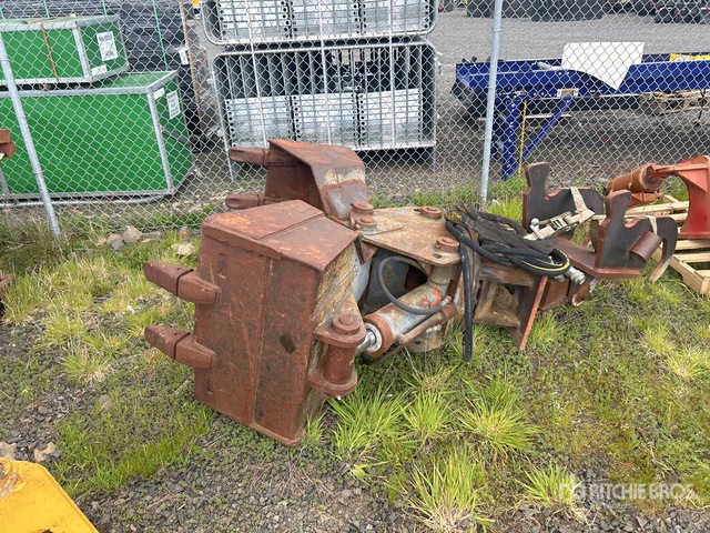 2001 Clamshell Grapple - Fits Cat 315C L | Ritchie Bros. Auctioneers