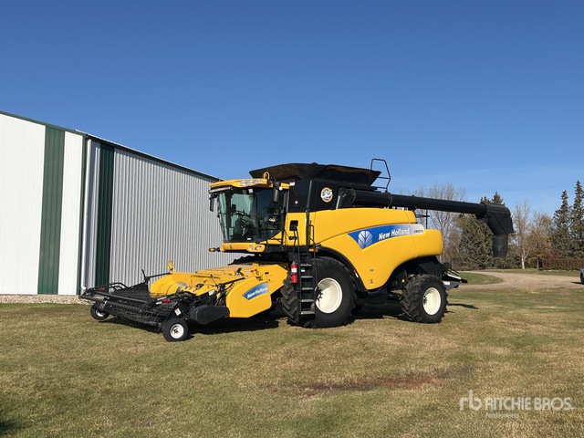2010 New Holland CR9070 Combine Harvester | Ritchie Bros. Auctioneers