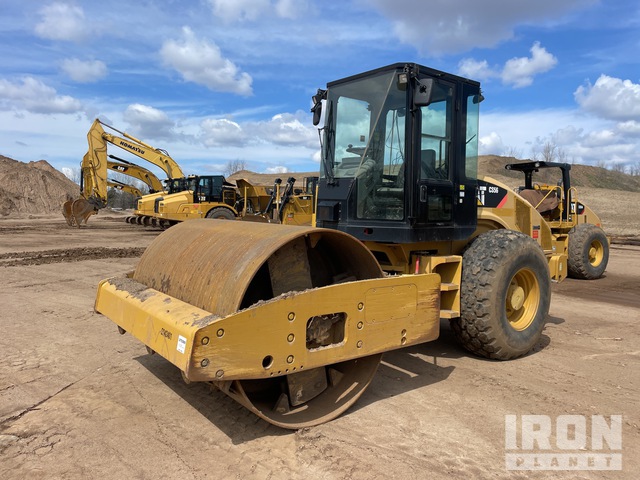 2011 Cat CS56 Smooth Drum Compactor in Stillwater, Minnesota, United ...