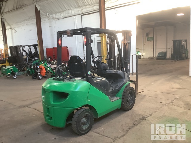 2014 Komatsu FG25T-16 4650 lb Pneumatic Tire Forklift in MINNEAPOLIS ...