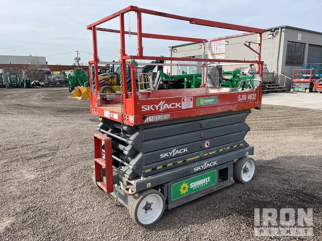2014 Skyjack SJIII 4632 Electric Scissor Lift in Elmhurst, Illinois ...