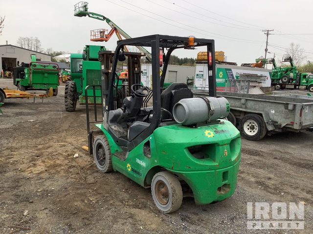 2015 Komatsu FG25T-16 4650 lb Pneumatic Tire Forklift in Finksburg ...