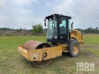 2019 Cat CS44B Smooth Drum Compactor in Green Cove Springs, Florida ...
