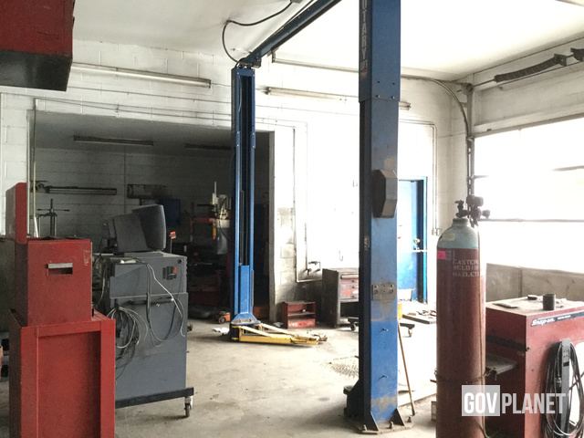 Rotary SP09-200 Surface Mounted Dual Post Auto 9,000lb Capacity Lift ...