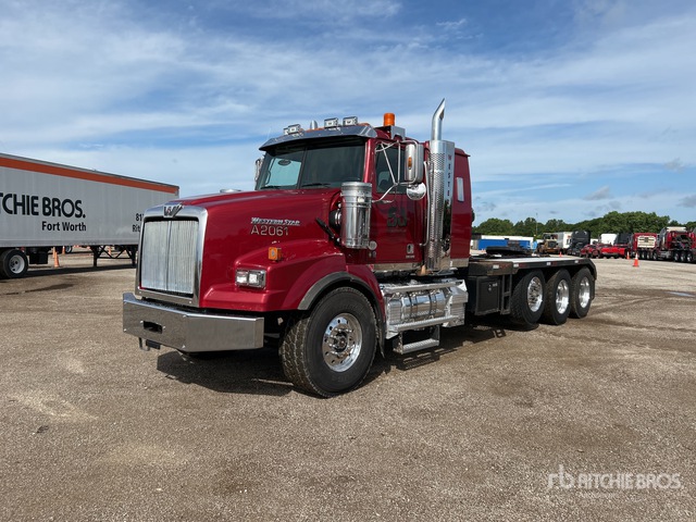 2020 Western Star 4900SB 8x4 Sleeper Winch Truck | Ritchie Bros ...