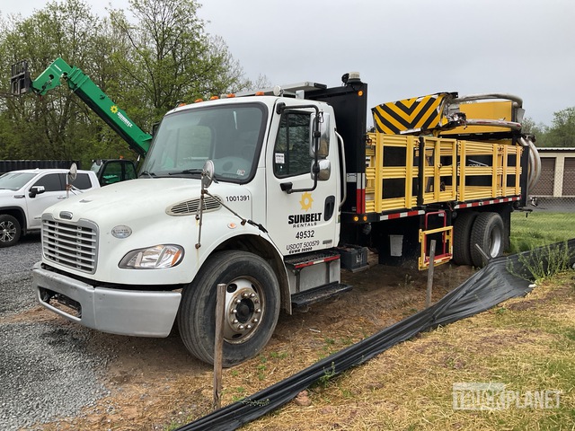 2010 Freightliner M2 106 4x2 Attenuator Truck in Warrenton, Virginia ...