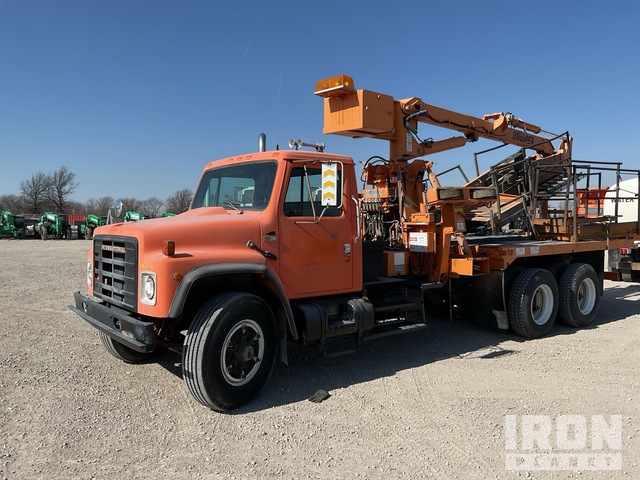 Paxton Mitchell Company Articulated Boom on 1985 International F1954 ...