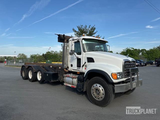 2004 Mack CV713 8x6 Roll-Off Truck in Manassas, Virginia, United States ...