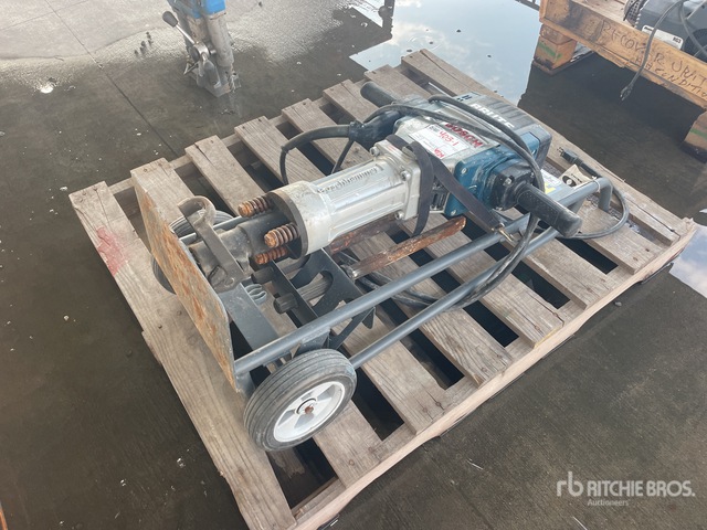 Bosch 11304 Brute Electric Demolition Breaker | Ritchie Bros. Auctioneers