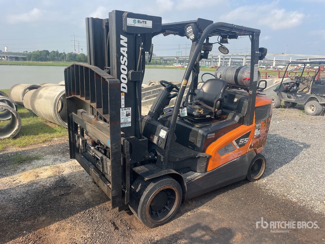 Doosan GC55C-9 10750 lb Cushion Tire Forklift | Ritchie Bros. Auctioneers