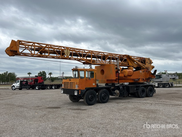 Watson 3000TM on 1985 CCC Carrier 8x4 Twin-Steer Camion perforador ...