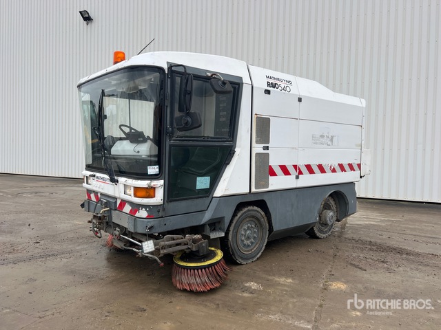 2004 Mathieu C540 Balayeuse Sweeper Truck | Ritchie Bros. Auctioneers
