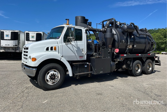 2003 Presvac on 2004 Sterling LT7500 6x4 Vacuum Excavator Truck ...