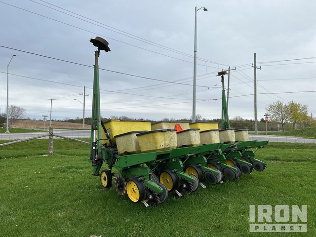 John Deere 7000 6 Row Planter in Bowmanville, Ontario, Canada ...