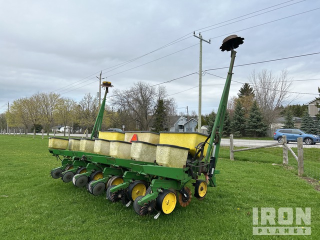 John Deere 7000 6 Row Planter in Bowmanville, Ontario, Canada ...