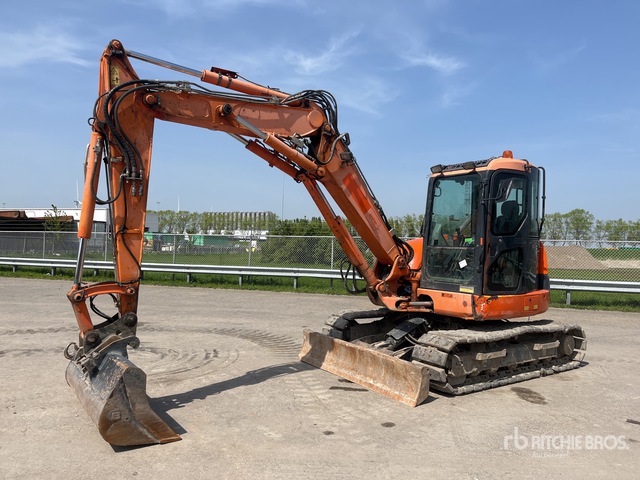 2015 Komatsu PC80MR-3 Tracked Excavator | Ritchie Bros. Auctioneers