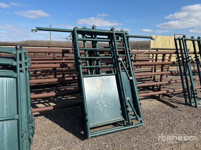 Quantity of (2) Hi-Hog 4 ft Steel Sliding Gates Livestock Gate ...