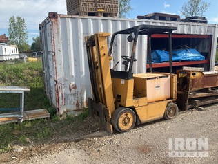 Cat M60 6000 lb Electric Forklift (Inoperable) in New Haven, Michigan ...