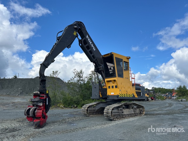 2022 Volvo EC300EL Processor | Ritchie Bros. Auctioneers