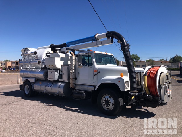 Vactor 2105-J4 on 2002 International 4x2 Vactor 2100 Vacuum Excavator ...