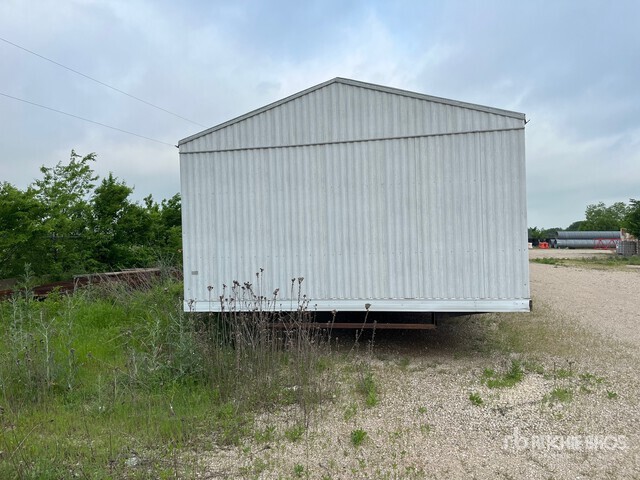 Fleetwood 14 ft x 74 ft Bunkhouse Modular Trailer in Justin, Texas ...