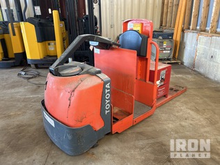 2012 Toyota 8HBC30 6000 lb Centre Rider Pallet Jack in New Dundee ...
