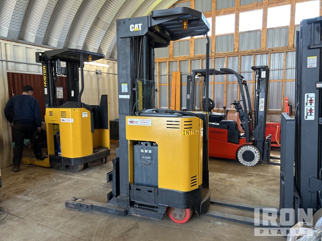 1999 Cat NRR35 3500 lb Reach Truck in New Dundee, Ontario, Canada ...