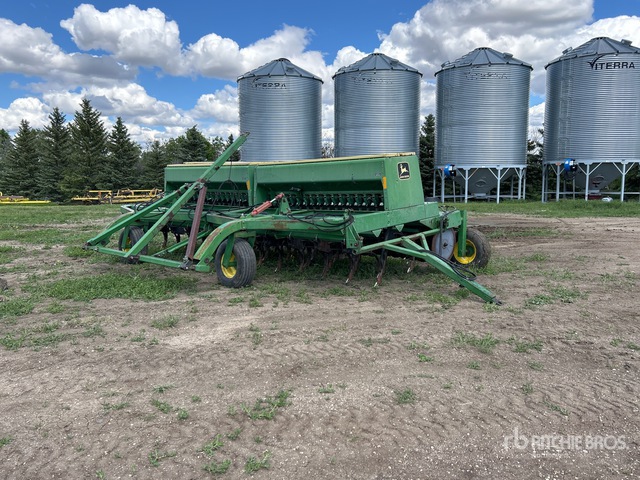 John Deere 9450 20 ft Hoe Seed Drill | Ritchie Bros. Auctioneers