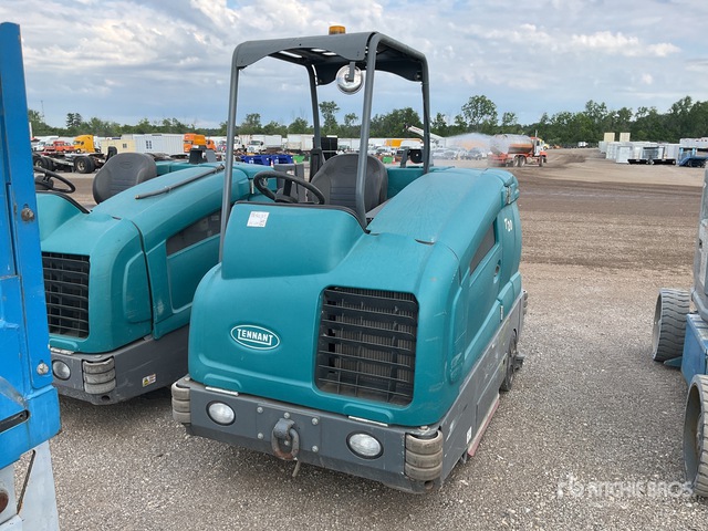 2016 Tennant T20 Ride-On Floor Scrubber | Ritchie Bros. Auctioneers