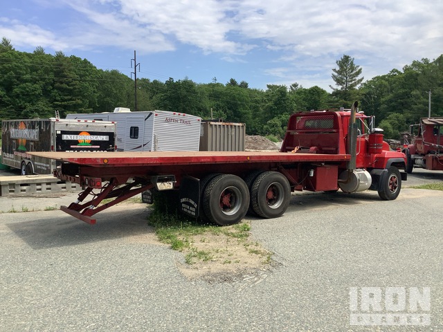 2003 Mack RD690S 6x4 Rollback Truck in North Easton, Massachusetts ...