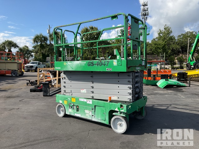 2015 Genie GS4047 Scissor Lift in Fort Pierce, Florida, United States ...