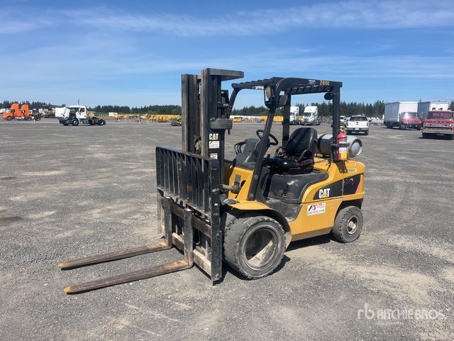 2008 Cat P60002 5500 lb Pneumatic Tire Forklift | Ritchie Bros. Auctioneers