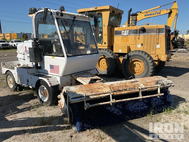 2016 Roadtec FB100 Self-Propelled Broom in North Charleston, South ...
