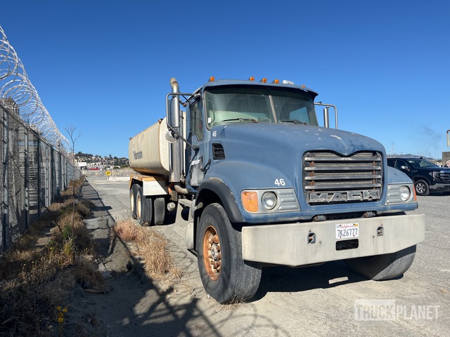 2004 Mack CV513 6x4 Water Truck in San Francisco, California, United ...