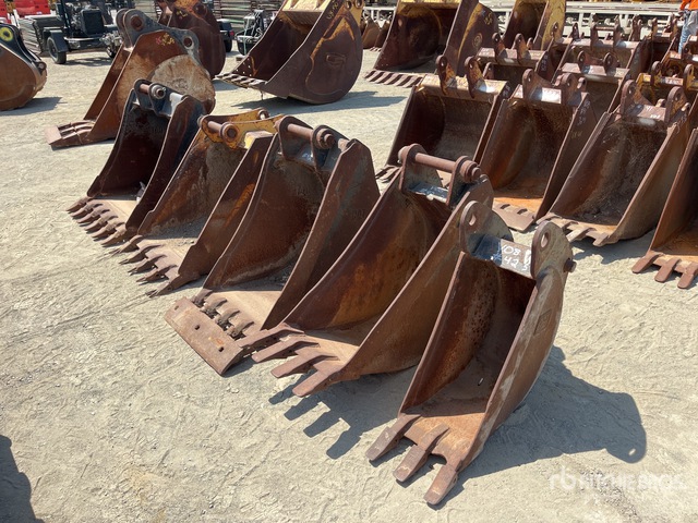 Quantity of (5) Backhoe Rear Bucket - Fits Cat 430 | Ritchie Bros ...